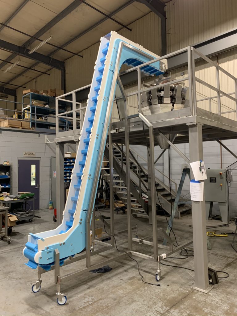 How to Feed Your Vertical Form Fill Sealing Machine | Dynamic Conveyor